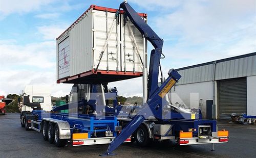 What is a side loader trailer and what can it be used for?