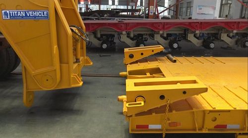 What is the difference between lowbed trailer and detachable gooseneck ...