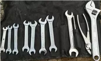 When I buy a lowbed semi trailer, what maintenance tools do I need?