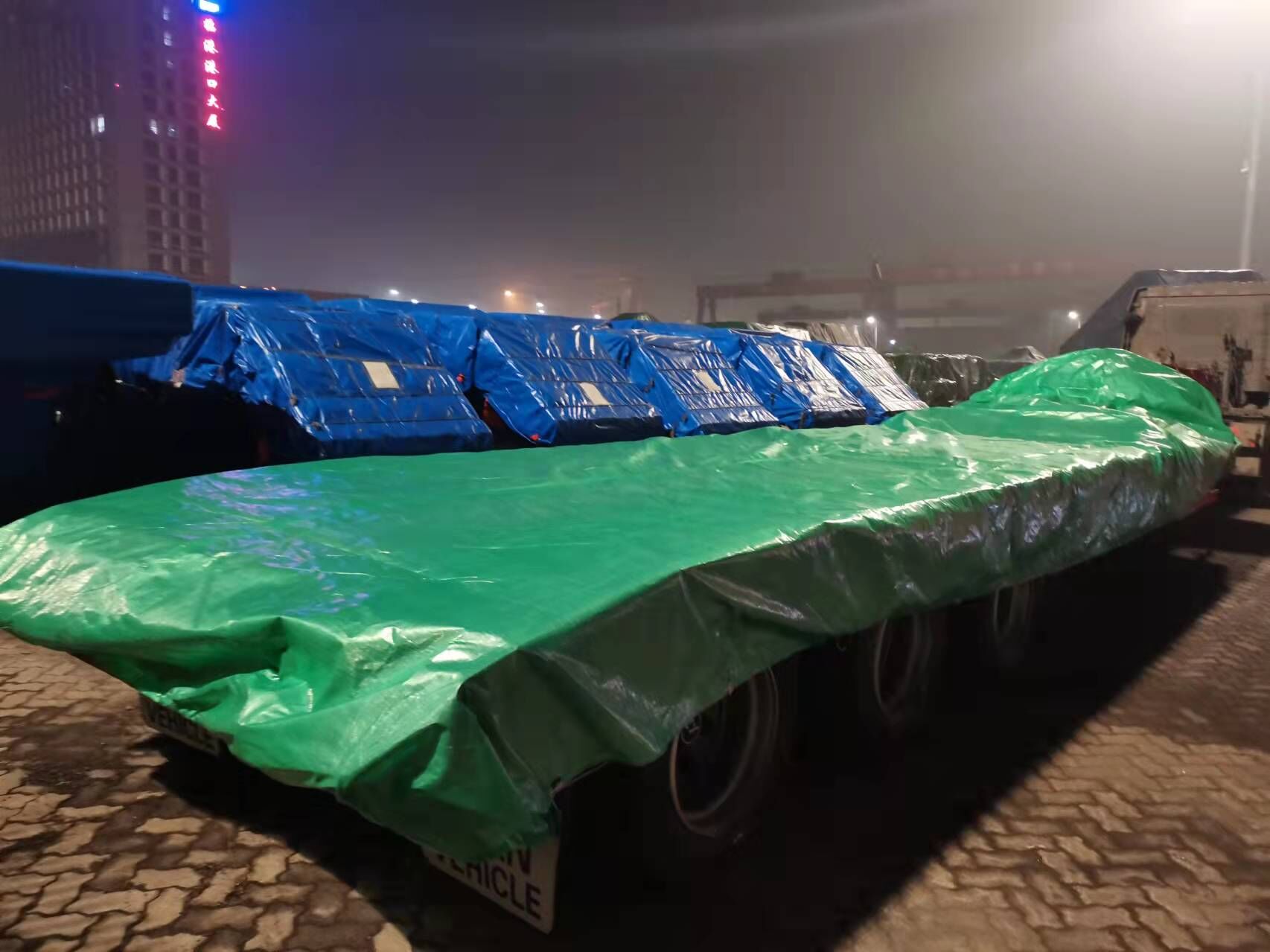 What is professional packaging of lowbed semi trailer?