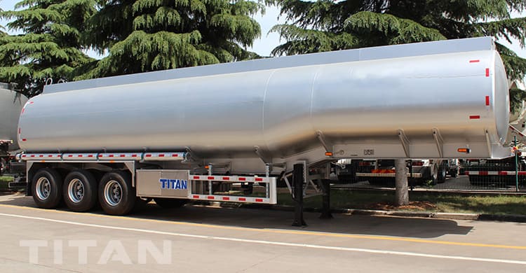 Tri Axle 45000 Liters Fuel Tanker Semi Trailer will be sent to Dominica