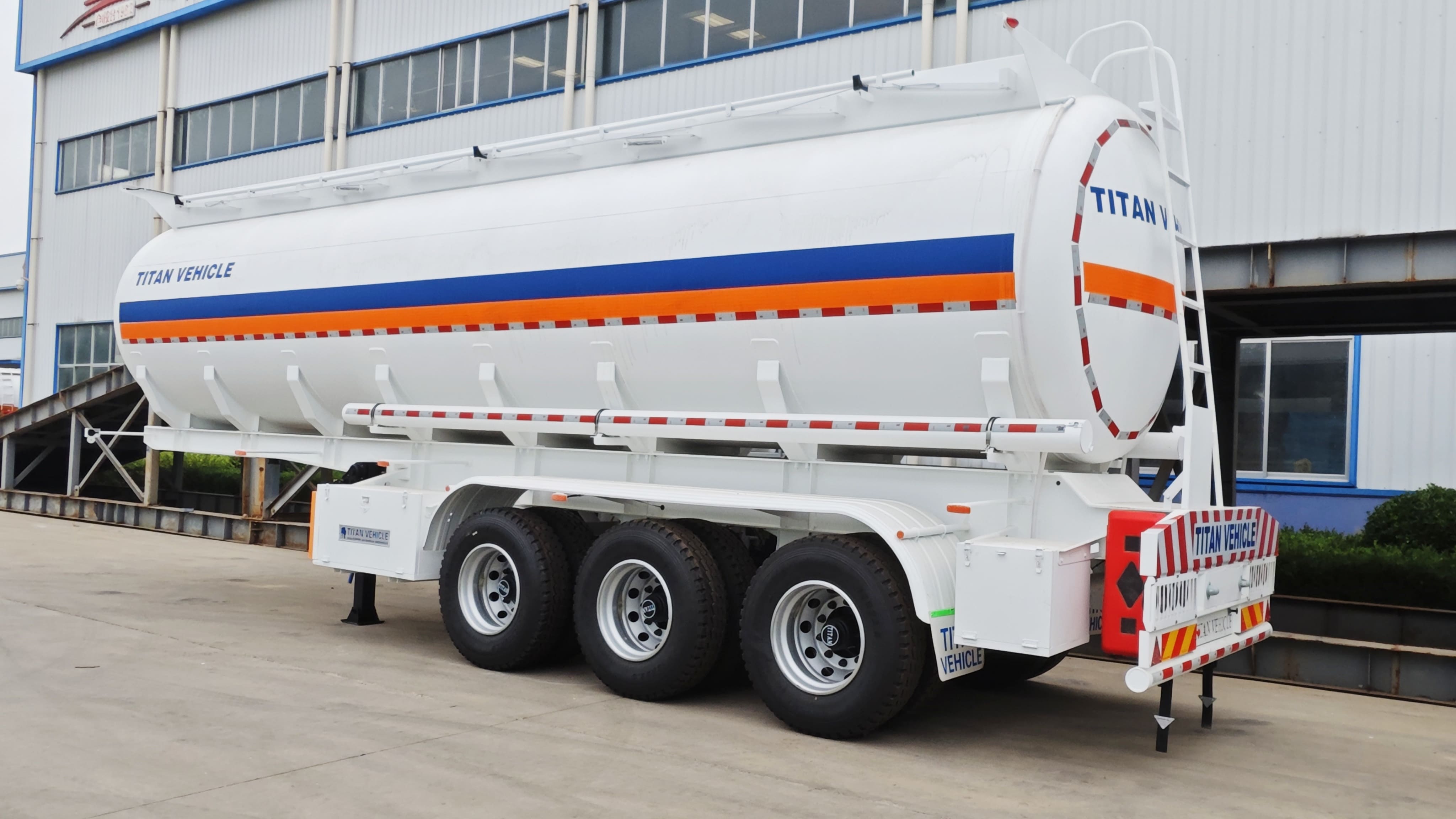 Oil Petrol Tanker Trailers Carbon Steel for sale in Tanzania