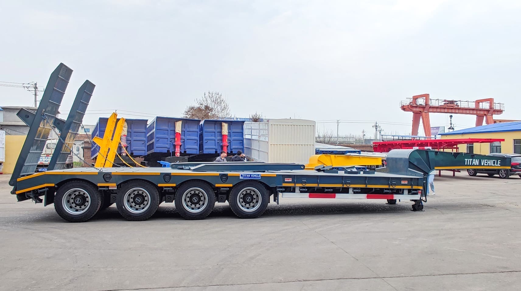 4 Axle lowbed truck for sale in Guam Agana