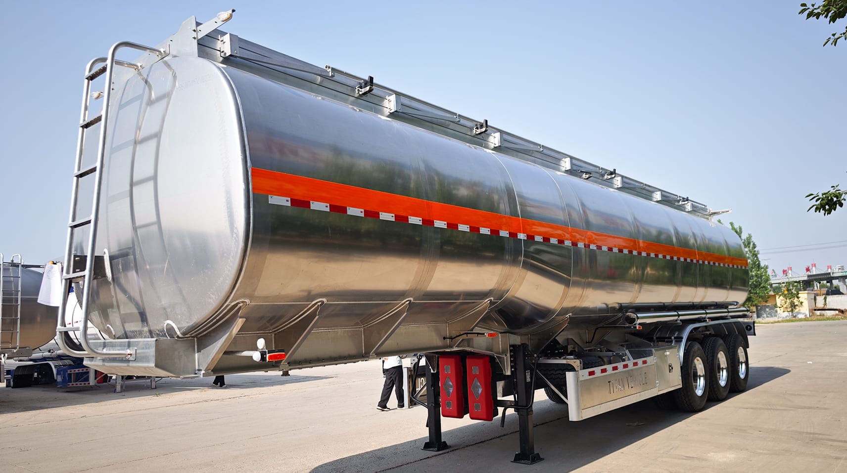 4 Compartments Fuel Tanker Semi Trailer for Sale in Costa Rica